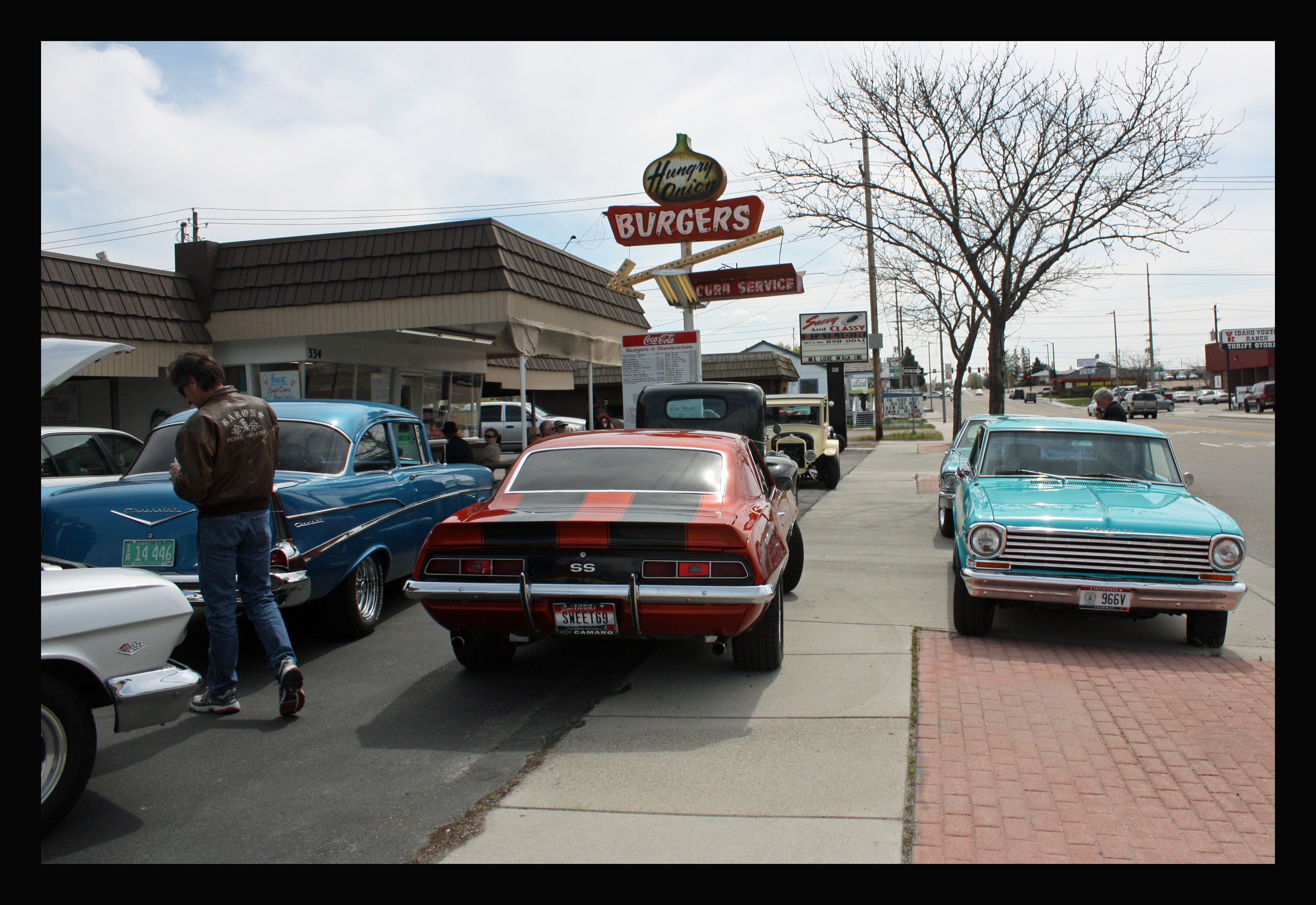 HOT RODS AND DRIVE-INS – INDY RAMBLER